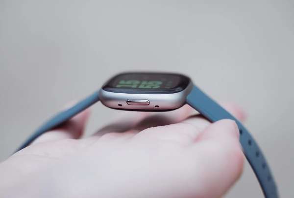 Fitbit Versa 4 review: going back in time - AG4Tech